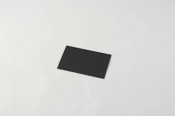 削ると線状に7色に変化するホログラムベースのスクラッチボード 下地がホログラムなのでカラフルな作品になります。 商品サイズ（単位mm)：100×150×2mm セット内容：本体×1 1個重量（g）：16 材質：紙 1個梱包形態：袋入 1個梱...