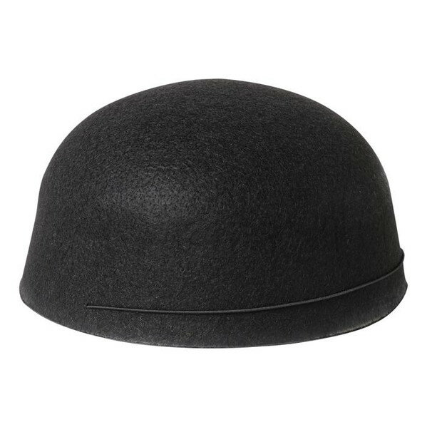 飾り付けるだけでカンタンにアニマル帽子がつくれる！ フェルトなどの素材を張り付けるだけで簡単に動物などのオリジナル帽子を作ることができます。 頭囲約55cm。 商品サイズ（単位mm)：φ190×110mm セット内容：本体のみ 1個重量（g...