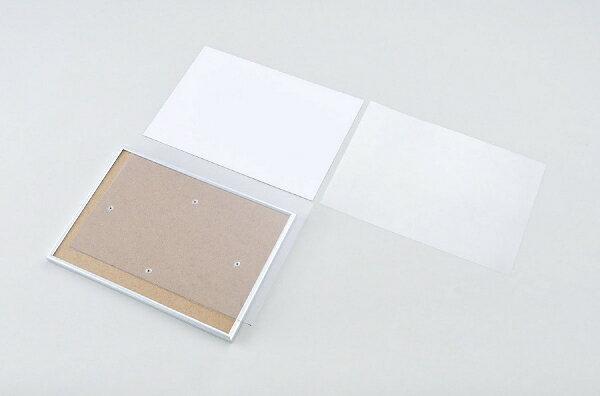 商品サイズ：150×100×0.3mm セット内容：メタリックフレーム（ハガキサイズ）×1、画用紙透明板（ハガキサイズ）×1、画用紙（ハガキサイズ）×1●仕様・寸法・デザインについては予告なく変更されることがあります。 ●画像はイメージです...
