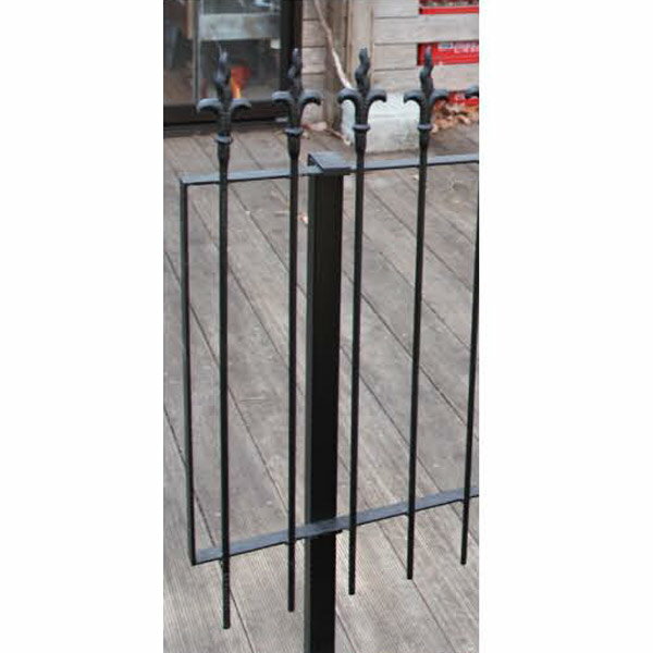 サイズ：W35×H850×D63mm 重量：20kg 材質：アイアン 色：黒 仕様：埋込式 生産国：インドネシア 施工上の注意 ●組立後、商品全体に市販のウレタンスプレーを吹き付けると、一定期間サビの発生を防ぐことができます。●こちらの商品...