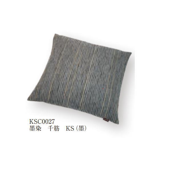 一口に墨といっても、松を燃やした松煙からは青みを帯びた黒、菜種油煙からは赤みを帯びた黒と、原料によって微妙な色の違いがあり、さらに「墨は五彩を兼ねる」と云い、濃い方から焦・濃・重・淡・清の五階調を表す言葉もあります。 墨の持つ様々な表情を引...
