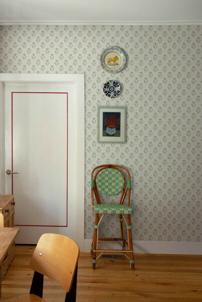 品番：S10137 品目：壁紙 規格：53cm×10m巻 リピート：13.3cm 材質：不織布 防火性能：不燃 シックハウス基準：F☆☆☆☆ 有効期限：〜2025年12月31日 コレクション名：TECIDO select2 在庫場所：国内在...