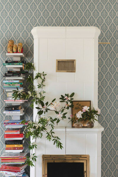 品番：829-46 品目：壁紙 規格：53cm×10m巻 リピート：17.7cm 材質：不織布 防火性能：不燃 シックハウス基準：F☆☆☆☆ 有効期限：〜2025年12月31日 コレクション名：TECIDO select 在庫場所：国内在庫...