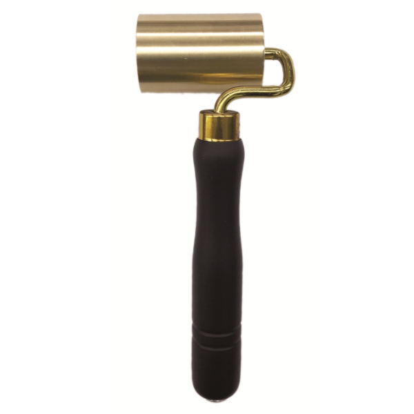 鉄やステンレスより比重の大きい真鍮製のローラーです。関連商品 ●広島 ニューシームローラー（片） 大 径35mm×巾90mm 535-00 ●広島 ニューシームローラー（片） 小 径40mm×巾40mm 536-00 ●広島 ステンシームロ...