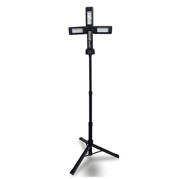 用途 　屋内外のワーク、作業現場、アウトドア 特長 　トランスフォーム自由自在！ 　三灯式の充電式LED投光器。 　付属の三脚に取り付け可能。 　本体底部にはマグネット＆フックを搭載しています。 　屋内外、作業現場、アウトドアなど様々なシー...