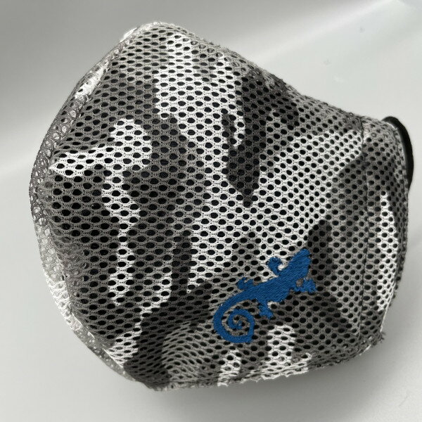 表地はメッシュ生地、内側にさらっとした生地を使った手作りマスクです。 通気性に優れています。 洗って繰り返しご利用いただけます。 柔らかめのゴム紐のため、耳への負担が軽減されております。 立体構造マスク　布マスク Size W:約20cm ...