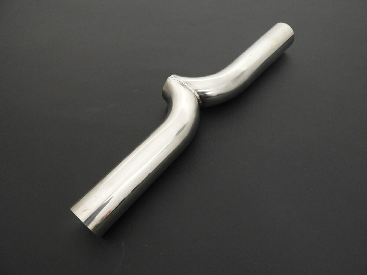 『部材　分岐パイプ　ステンレス60．5Φ　180°』　【材質】ステンレスSUS304【厚み】1.5mm【サイズ】『パイプ径』　60.5φ　『分岐角度』　180°・ステンレス304材の分岐パイプになります。・マフラーのワンオフ製作等にいかがで...