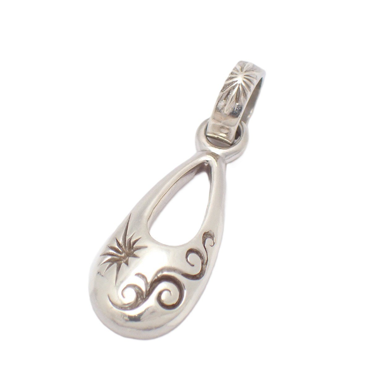 SAADサード ドロップ ペンダントトップ&nbsp;素材：シルバー925サイズ・トップ 約 W 1.1×H 3.5×D 0.9cm（カン部分含む）・カンの大きさ W 0.6×H 0.7cm重さ：約 5.2g付属品：なしUSED品細かい小傷...