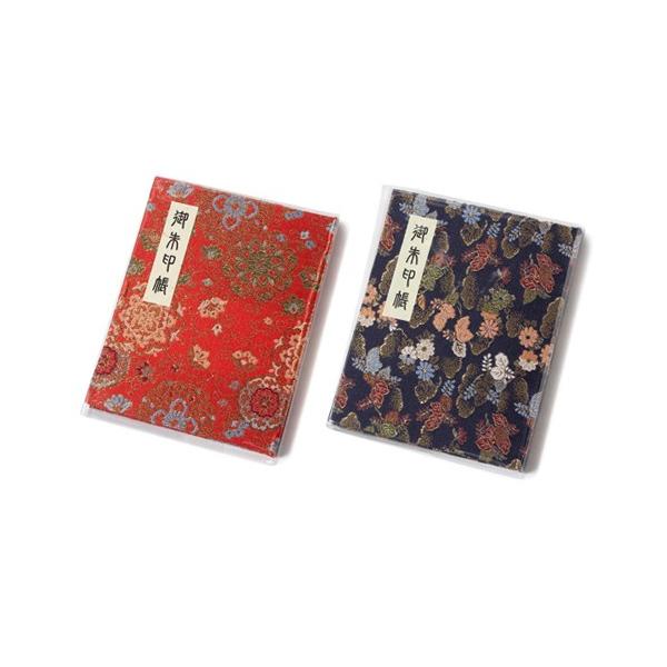 寺社・仏閣参りには欠かせない、無地の御朱印帳です。 金襴柄が煌びやかな雰囲気の御朱印帳。 赤と紺の2種類をご用意しています。 （お届けする商品によって、金襴の柄が変わることがあります。） 無地タイプですので、あらゆるお参りに使用できます。 ...