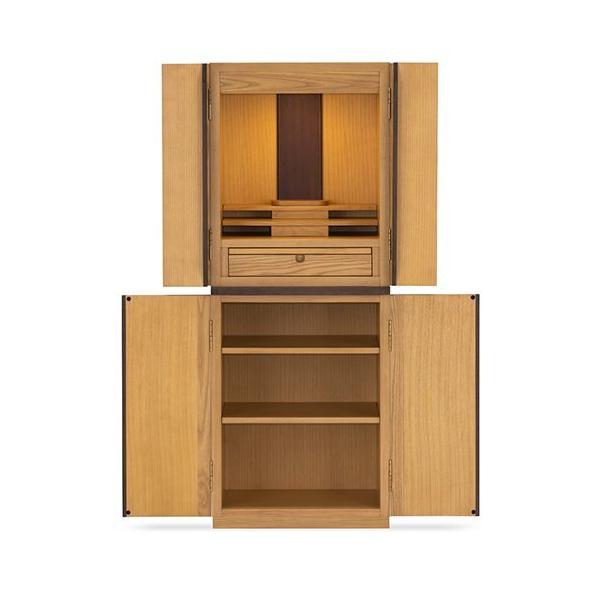 「思い出の中で、あなたは生きつづける」 フランスベットのお仏壇＜メモリーナ（Memorina）＞ 下段に広い収納スペースを確保した、使い勝手のよいの家具テイストの40号のお仏壇です。 ※上段のお仏壇は19号サイズとなります。 ■日常と調和す...