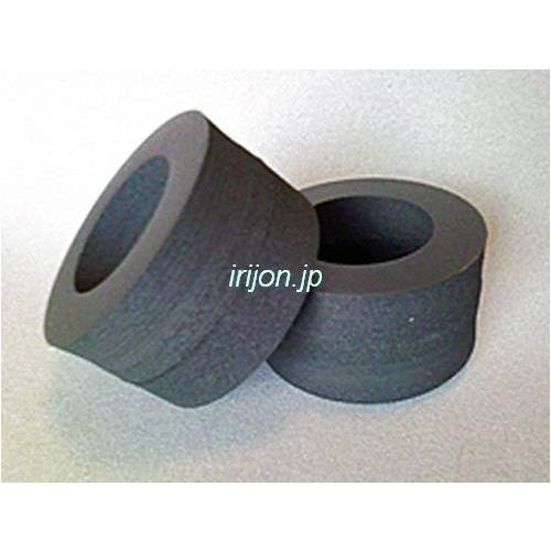 グリップ剤を使用しなくても脅威のグリップ 今までに無い最高のグリップを体験出来ます 純レース用タイヤですので磨耗は早いです また、硬さと幅に若干のバラつきがあります フロントタイヤは Z9111　OMEGAフロントをお勧めします。 最高のバ...