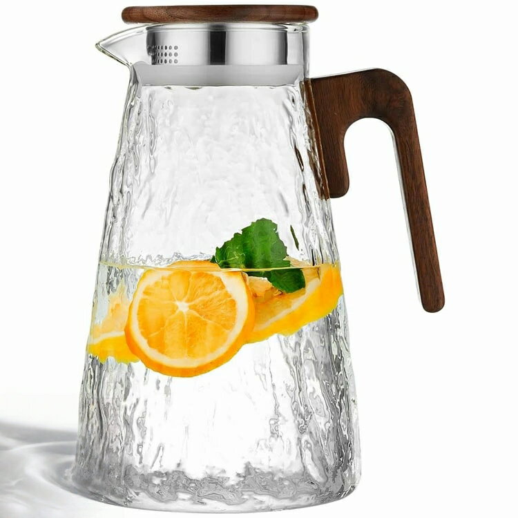 【カラー】透明【1800ML】材質:ガラス原産国 : 中国【この商品について】この大容量麦茶ポットは耐熱ガラスなので、瞬間的な温度変化に耐えられます。耐熱、耐冷、温度範囲は-20℃から120℃までです。熱膨張係数3.3で、他のガラスよりも熱...