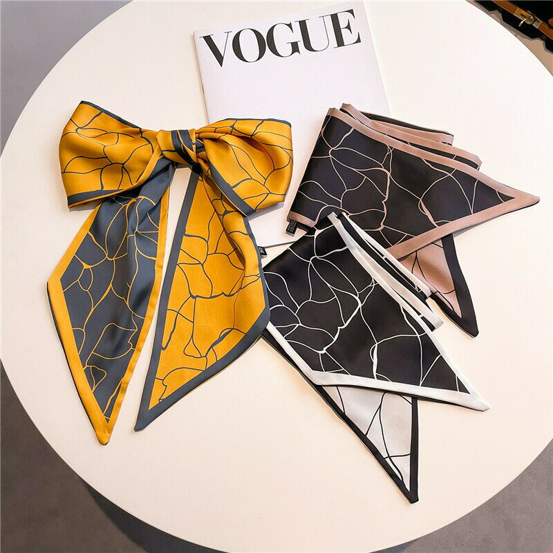 【実寸サイズ(cm)】サイズ幅長さ(約)14147※スタッフによる平置き、メジャー採寸となります。※量産における裁断方法の関係上、記述寸法より若干の差がある場合がございます。商品説明リバーシブルの柄プリント細長スカーフ。軽やかなシルク調素材...