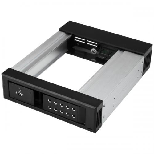 型番:HSB1SATSASBAJANコード:0065030872317●デスクトップPCやサーバ用リムーバブルケース●トレイ不要●5.25インチベイで3.5インチSATA HDDを簡単にホットスワップ可能●フロントマウント●メタル仕様●通気...