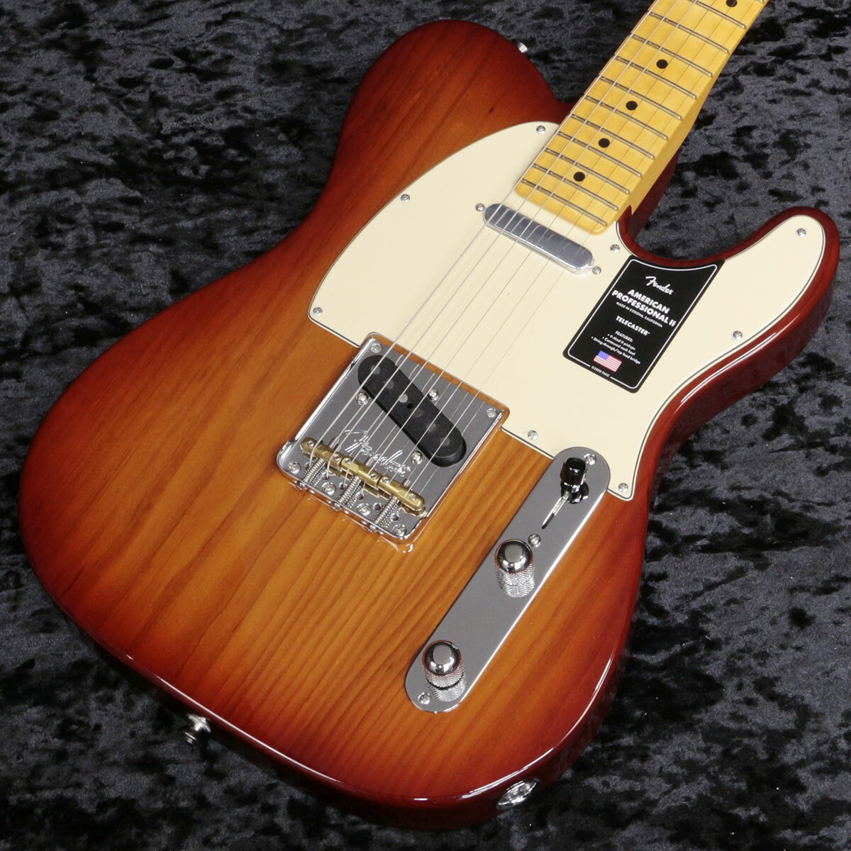 プロアマ問わず大人気のUSA製フェンダー、アメプロがパワーアップして登場!American Professional II Telecasterは、70年以上に渡る革新、インスピレーション、進化を経て、現代のプレイヤーの要求に応えます。高い...