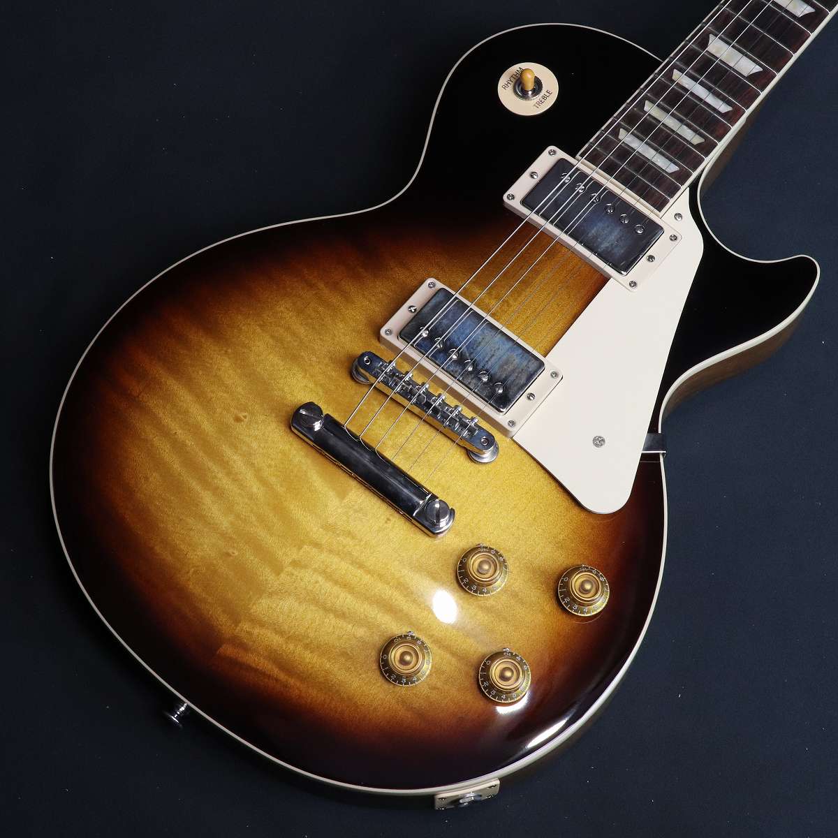 ナッシュビル工場で生産される永遠のスタンダード！Les Paul Standard 50s！ メイプルトップにウエイトリリーフを廃したマホガニーボディ、50年代の丸みを帯びたネックを採用した往年のレスポールスタンダードを求めるプレイヤーに最...