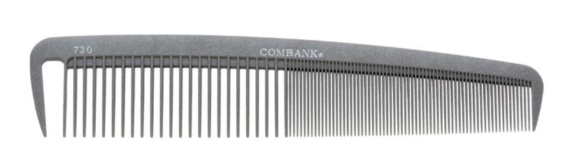 コムバンク #730 グレー カット用(ビッグ) COMBANK ポリアセタール樹脂にシリコンとグラファイトを結合させることにより、高品質で耐熱性、耐薬品に優れています。 また、弾力性があり、歯先も薄くコーミングがスムーズに出来ます。 サイ...