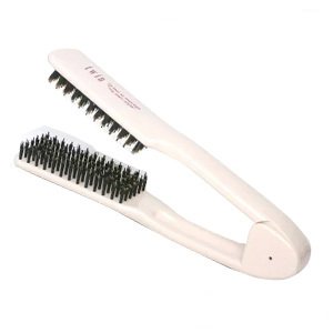 大阪ブラシ ツインブラシ 混毛 ストレート用ブラシです。 ストレートヘアアイロンと併用してお使い下さい。 ●全長：215mm ●毛：豚毛：ナイロン ●柄：PBT樹脂 メーカー 大阪ブラシ 区分 雑貨 製造国 日本製 広告文責 愛らんどびゅー...