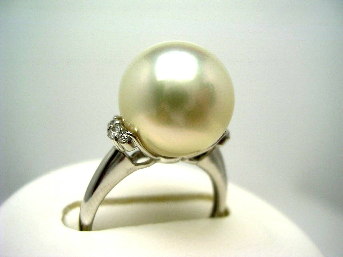 鑑別の種類WhiteLip花珠　SP00014972真珠総合研究所商品の種類リング真珠の種類白蝶真珠真珠のサイズ12.1mm真珠の形状ラウンド　真珠の色シャンパンホワイト真珠の巻きA　　1 真珠層が非常に厚い (鑑別最高ランク)真珠のテリA...