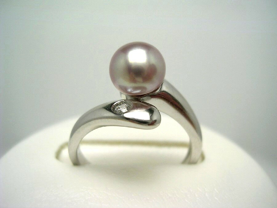 商品の種類フリーサイズリング真珠の種類淡水真珠真珠のサイズ6.5-7.0mm真珠の形状ボタン真珠の色薄紫真珠の巻きA真珠のテリA真珠のキズA金具の材質 シルバー その他天然石ジルコン リングサイズフリーサイズ総重量2g保証書付商品説明　美し...