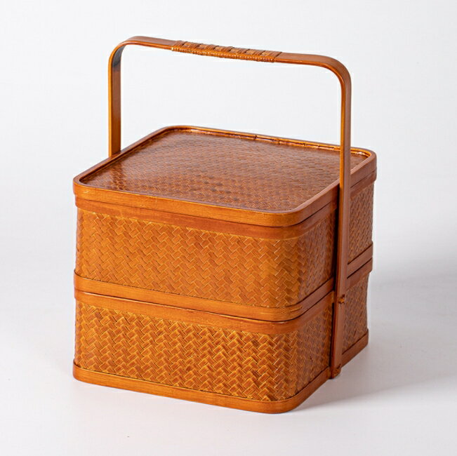 商品説明 素材：竹 カラー：写真色 サイズ：長18*幅18*内高6*総高24CM ※素人採寸の為、誤差が生じる場合がございます。ご了承下さいお願いします。 ★商品写真はできる限り実物の色に近づけるよう加工しておりますが、お客様のお使いのモニ...