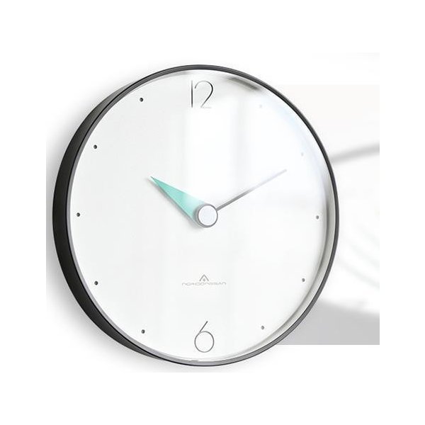 商品詳細 ●材質：メタル ●サイズ：30*30cm ●重さ：1kg 注意：電池を含まないご使用方法に関するお問い合わせはこちらの商品に関しましてはノーサポートとなっております。ご了承の上お買い求めくださいませ。 *こちらの商品は輸入商品とな...