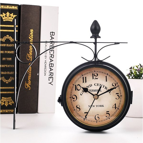 サイズ：21.8*21.8 厚さ7.5cm ミラー素材：石英ガラスミラー シェル素材：錬鉄 文字盤素材：プラスチック ご使用方法に関するお問い合わせはこちらの商品に関しましてはノーサポートとなっております。ご了承の上お買い求めくださいませ。...