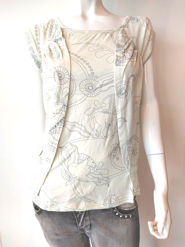 ギフト対応※在庫処分品につき返品交換不可とさせて頂きます。 インポート製品になるため、縫製の荒い部分もございます。 特にビーズやスパンコール、チュール素材、シフォン素材などのデリケートな素材は 多少のスレ・傷・引きつりなどが見られます。 在...