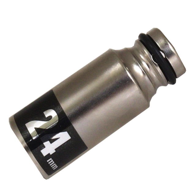 【特長】 ●インパクトレンチ装着時の作業性UP ●思わぬピンの落下による紛失を軽減 ●Oリングの溝が2本(一部は溝無し) ●Oリングを下部の溝にずらして固定可能 ●Oリングの反対側はずれずに穴を塞いでいるので抜け落ちない構造 【仕様】 ・イ...