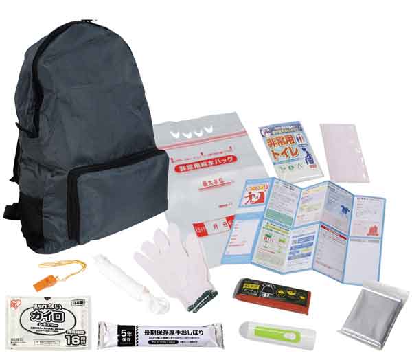 　　☆☆☆ 商品詳細 ☆☆☆ ●商品サイズ／420×320×150 (リュック) ●箱サイズ／300×195×70mm ●素材／リュック(ポリエステル) ●重量／672g ●セット内容／携帯用リュック・ハンディライト・非常用給水バッグ3L・...