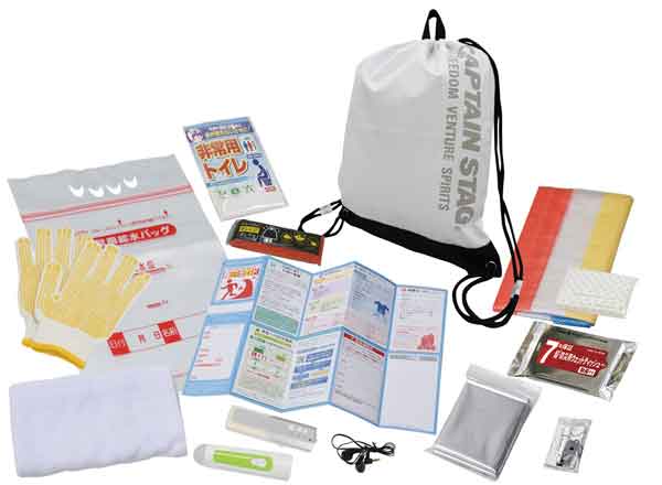 　　☆☆☆ 商品詳細 ☆☆☆ ●商品サイズ／450×340mm(ナップサック) ●箱サイズ／315×240×86mm ●素材／ナップサック(ポリエステル) ●重量／950g ●セット内容／ナップサック・コンパクトFMラジオ・ハンディライト・...