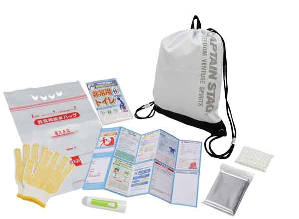 　　☆☆☆ 商品詳細 ☆☆☆ ●商品サイズ／450×340mm(ナップサック) ●箱サイズ／300×195×70mm ●素材／ナップサック(ポリエステル) ●重量／530g ●セット内容／・ナップサック・ハンディライト・非常用給水バッグ3L...