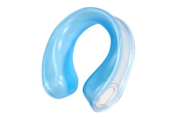 　　☆☆☆ 商品詳細 ☆☆☆ ●商品サイズ／195×75×210mm ●袋サイズ／250×75×300mm ●容量／約0.75リットル ※肩から背中まで一気に冷やす ※氷が入る直径4cm投入口