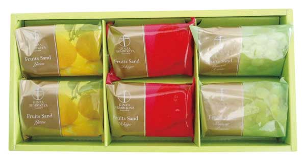 　　☆☆☆ 商品詳細 ☆☆☆ ●セット内容／フルーツサンド×6（柚子・いちご・マスカットレーズン×各2） ●賞味期限／製造後120日 ●箱サイズ／130×265×40mm ●アレルゲン／卵・乳成分・小麦