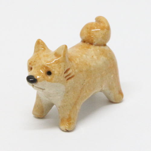 商 品 説 明サイズ約.幅1.7cm×奥行き3.6cm×高さ2.8cm&nbsp;※この商品は、箱入りではありません。 材質陶器製造元愛知県名古屋市ソラマメ商会&nbsp; 豆屋ご注意 ●一点づつ手作りされている商品のため、商品サイズは表記...