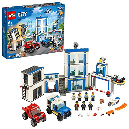 ポリスステーション-/警察署:高さ約24cmx幅48cmx奥行き約15cm/60246・パッケージ個数:1・アクション満載の、レゴシティ ポリスステーション(60246)は、爆発する牢屋やカッコいい乗りもの、楽しいミニフィギュアたちがそろっ...