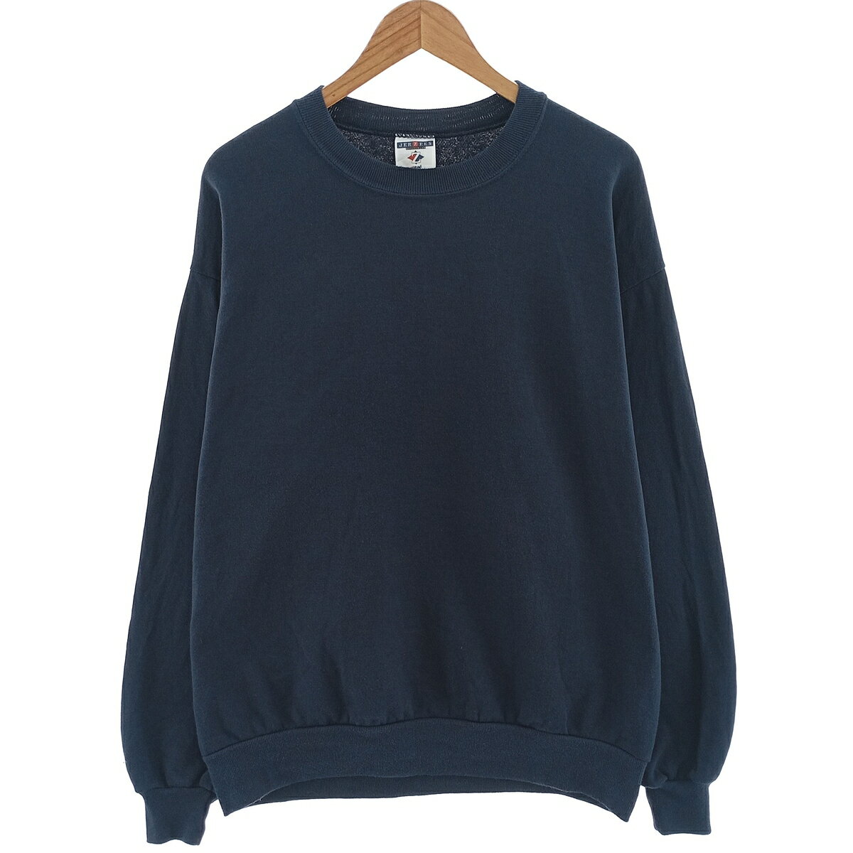 商品詳細 ブランド・Jerzees・ジャージーズ・ 特徴・クルーネック(丸首)・長袖・ヴィンテージ・ モデル/形状・無地 ブランクスウェットシャツ トレーナー・ 素材・コットン:50%・ポリエステル:50%・ 色・ネイビー系 紺色・ 柄・無...