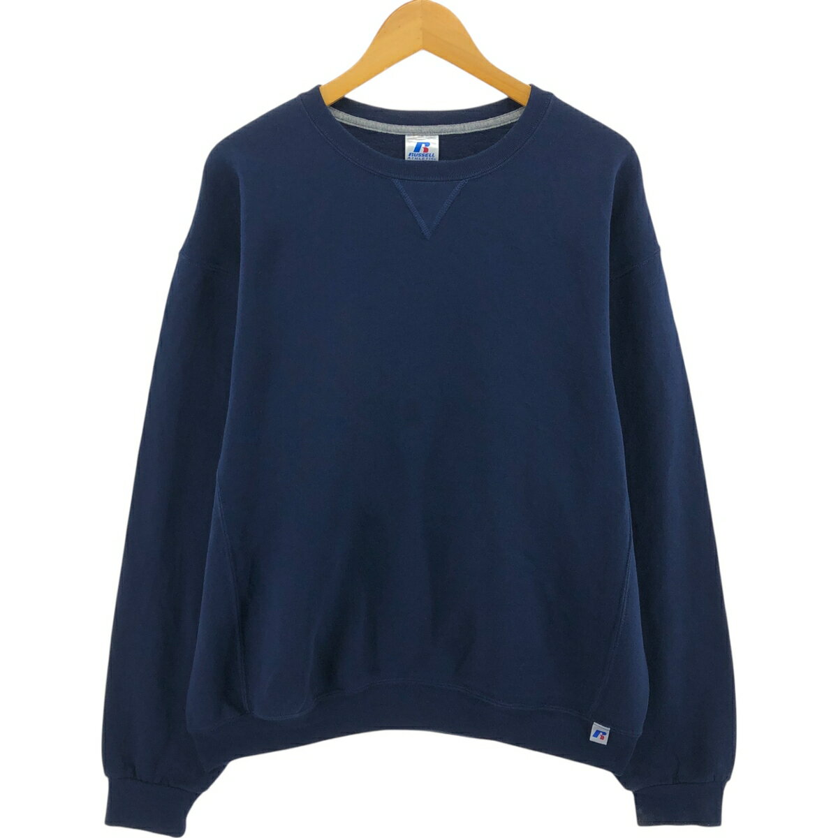 商品詳細 ブランド・Russell・ラッセル・ 特徴・クルーネック(丸首)・長袖・前Vガゼット・ モデル/形状・無地 ブランクスウェットシャツ トレーナー・ 素材・コットン:50%・ポリエステル:50%・ 色・ネイビー系 紺色・ 柄・無地・...