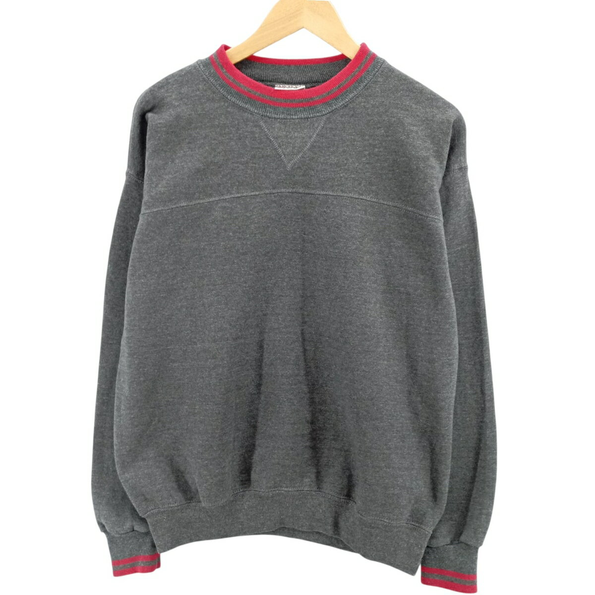 商品詳細 ブランド・BASSETT-WALKER・ 特徴・クルーネック(丸首)・長袖・ラインリブ・ヴィンテージ・前Vガゼット・ モデル/形状・無地 ブランクスウェットシャツ トレーナー・ 素材・コットン:50%・ポリエステル:50%・ 色・...