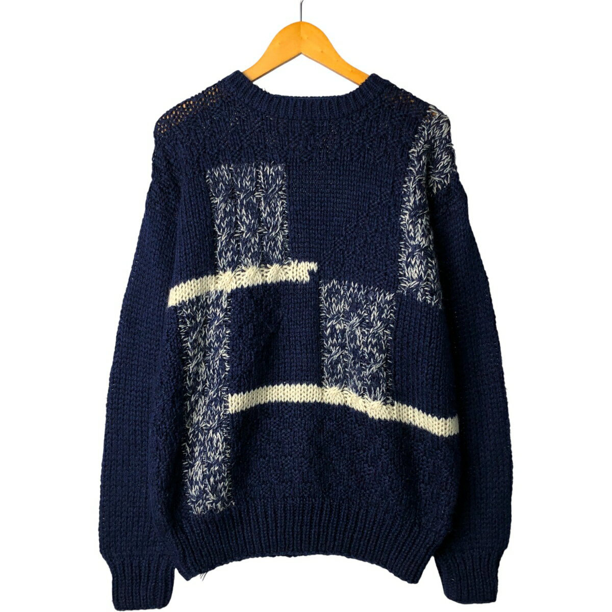 商品詳細 ブランド・PERMIT PLATINUM・ 特徴・長袖・クルーネック(丸首)・ モデル/形状・アクリルニットセーター・ 素材・アクリル:100%・ 色・ブルー系 青色・ホワイト系 白色・ 柄・総柄・ 生産国・韓国製・ 年代 サイズ...