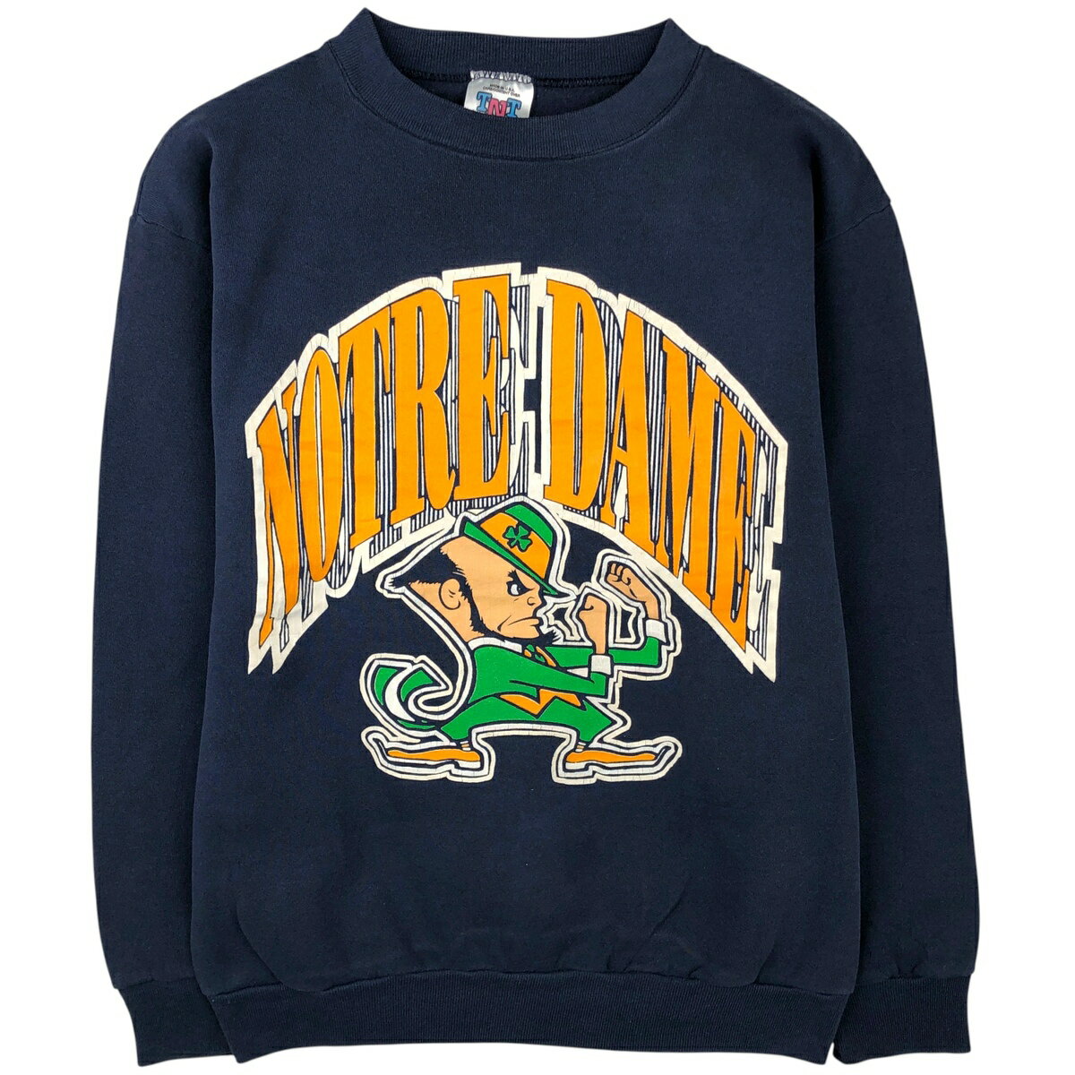 商品詳細 ブランド・TNT・ 特徴・長袖・クルーネック(丸首)・FIGHTIN' IRISH ノートルダム大学 ファイティングアイリッシュ・短丈ショート丈・ モデル/形状・TRAU&LOEVNER・カレッジ キャラクタースウェットシャツ ト...
