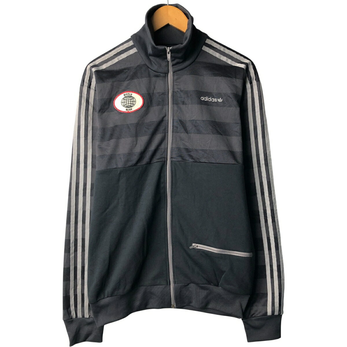 商品詳細 ブランド・adidas・アディダス・ 特徴・薄手・フルジップ・長袖・3本ライン・IDEALジップ・ モデル/形状・ORIGINALS オリジナルス・ジャージ トラックジャケット・ 素材・ポリエステル:100%・ 色・ブラック系 黒...