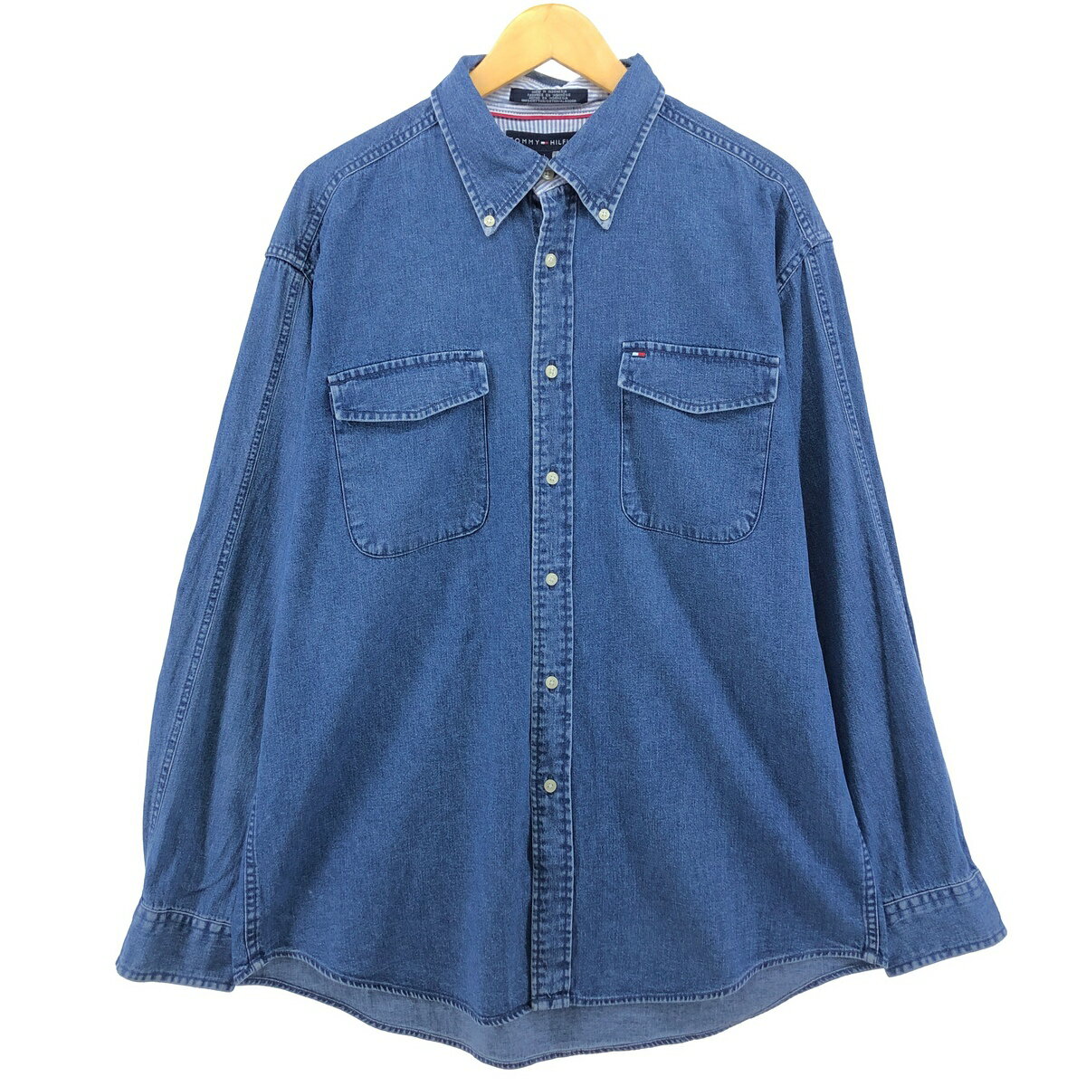 商品詳細 ブランド・TOMMY HILFIGER・トミーヒルフィガー・ 特徴・ボタンダウン・長袖・胸ポケット付き・ モデル/形状・長袖 ボタンダウンデニムシャツ・ 素材・コットン:100%・ 色・ブルー系 青色・ 柄・無地・ 生産国・インド...