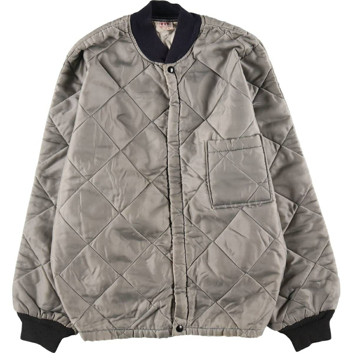 商品詳細 ブランド・B.V.D.・ビーブイディー・ 特徴・フルジップ・長袖・TALONジップ・短丈 ショート丈・スナップボタン・ モデル/形状・キルティングジャケット・ナイロンブルゾン・ 素材・不明・ 色・シルバー系・ 柄・無地・ 生産国・...