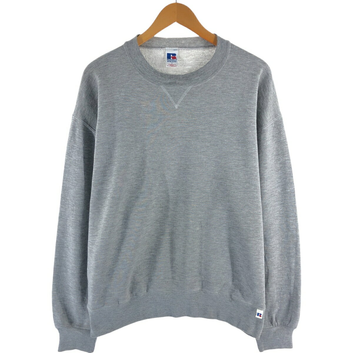 商品詳細 ブランド・Russell・ラッセル・ 特徴・クルーネック(丸首)・長袖・ヴィンテージ・前Vガゼット・ モデル/形状・無地 ブランクスウェットシャツ トレーナー・ 素材・ポリエステル:53%・コットン:47%・ 色・グレー系 灰色・...