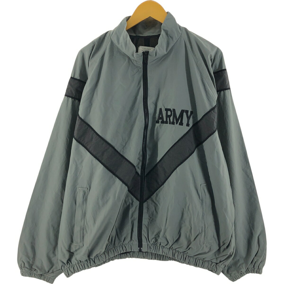 商品詳細 ブランド・UNKNOWN・ 特徴・米軍実品・U.S.ARMY・04年納品・長袖・メッシュライナー・ モデル/形状・IPFU トレーニングジャケット・ナイロンジャケット・ 素材・ナイロン:100%・ 色・カーキ系・ 柄・刺繍・ 生産...