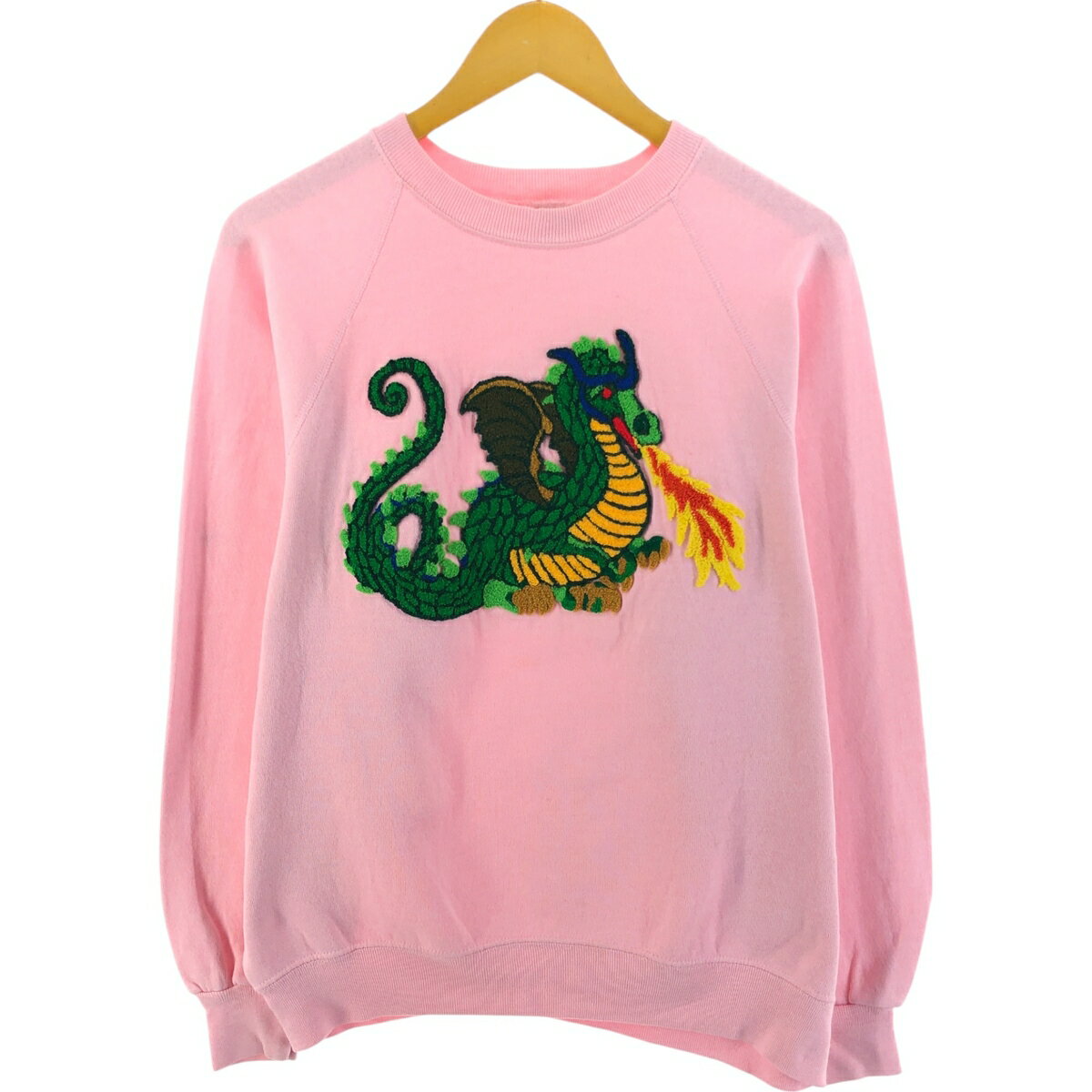 商品詳細 ブランド・Lee・リー・ 特徴・長袖・クルーネック(丸首)・ モデル/形状・STURDY SWETS By LEE・スウェットシャツ トレーナー・ 素材・コットン:50%・ポリエステル:50%・ 色・ピンク系・ 柄・刺繍・龍柄 ド...