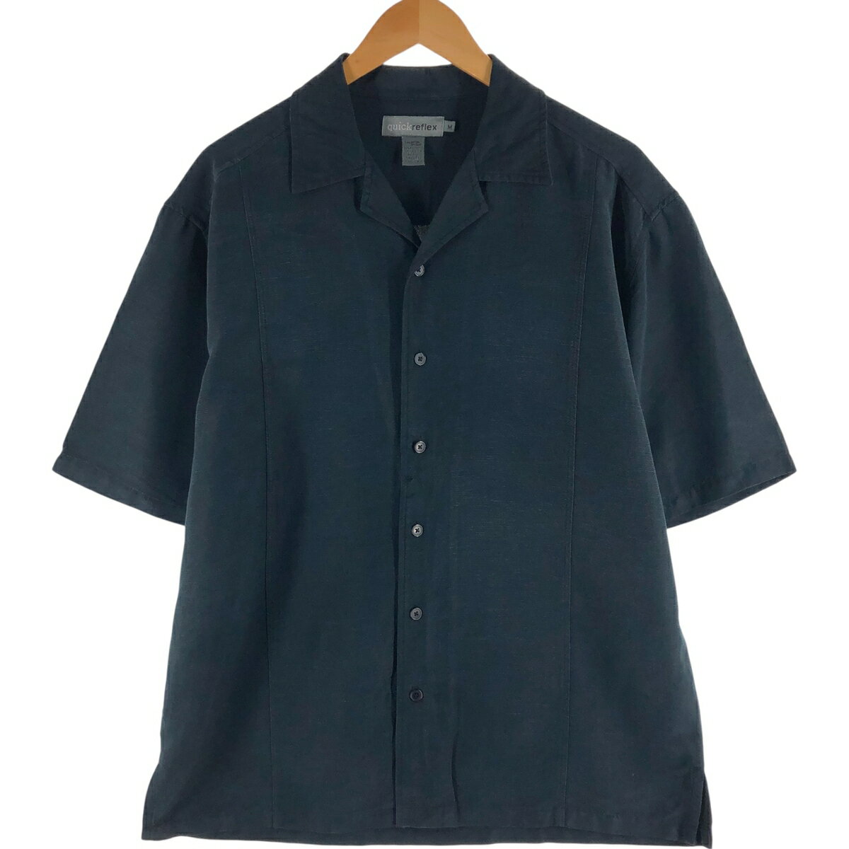 商品詳細 ブランド・QUICK REFLEX・ 特徴・オープンカラー・半袖・ボックスシャツ・ モデル/形状・半袖 オープンカラー レーヨンシャツ・ 素材・レーヨン:54%・ポリエステル:36%・リネン:10%・ 色・ブラック系 黒色・ 柄・...