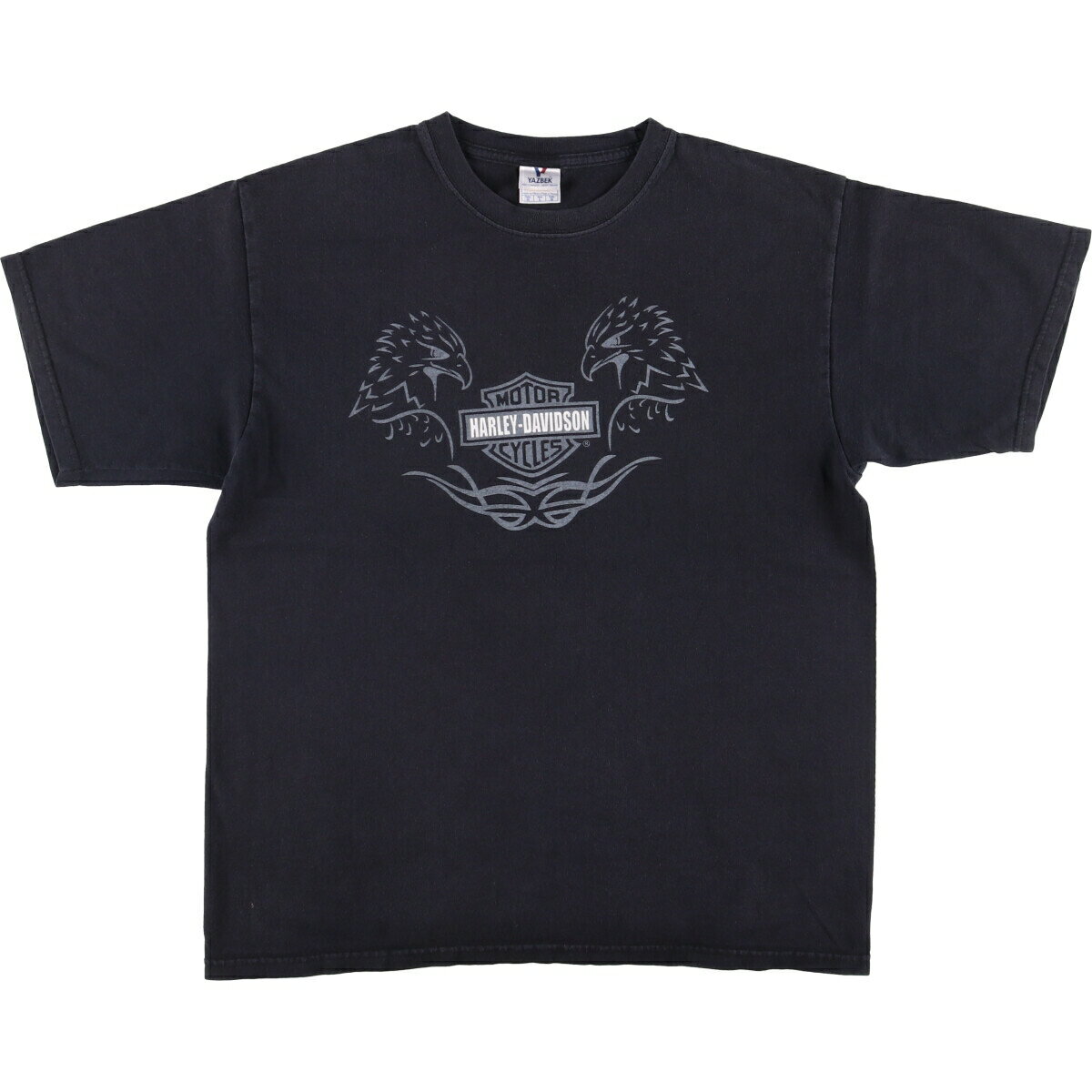 商品詳細 ブランド・YAZBEK・ 特徴・クルーネック(丸首)・半袖・両面プリント・ モデル/形状・Harley-Davidson ハーレーダビッドソン・モーターサイクル バイクTシャツ・ 素材・コットン:100%・ 色・ブラック系 黒色・...