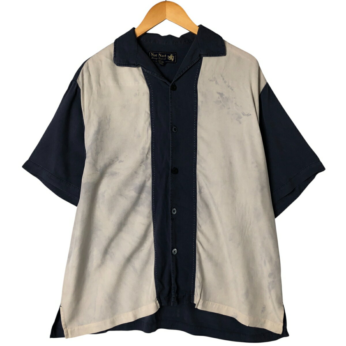 商品詳細 ブランド・NAT NAST・ナットナスト・ 特徴・半袖・オープンカラー・ボックスシャツ・ツートン・ モデル/形状・半袖 シルクシャツ・ 素材・シルク:100%・ 色・ネイビー系 紺色・アイボリー・ 柄・無地・ 生産国・中国製・ 年...